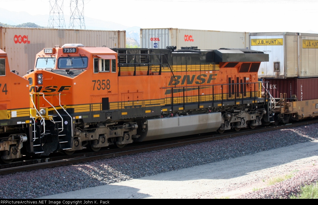 BNSF 7358